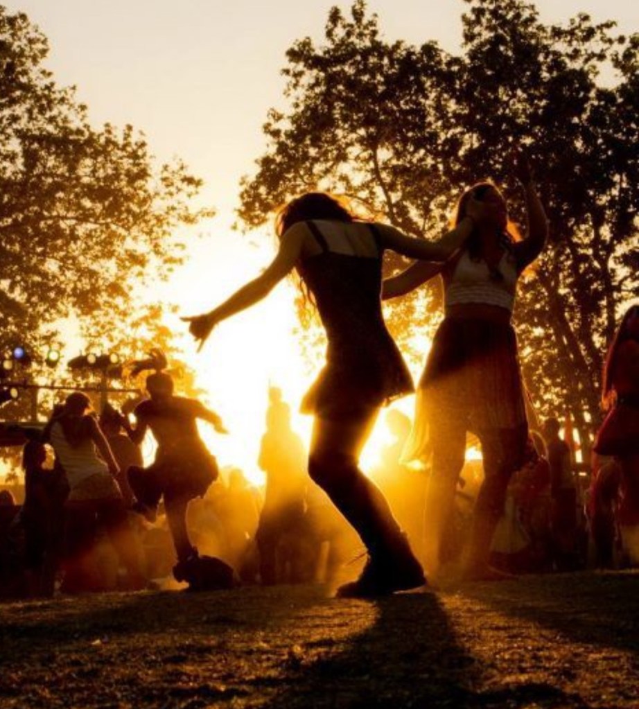 Lucy Vivienne Martin – ManicWorld Magazine